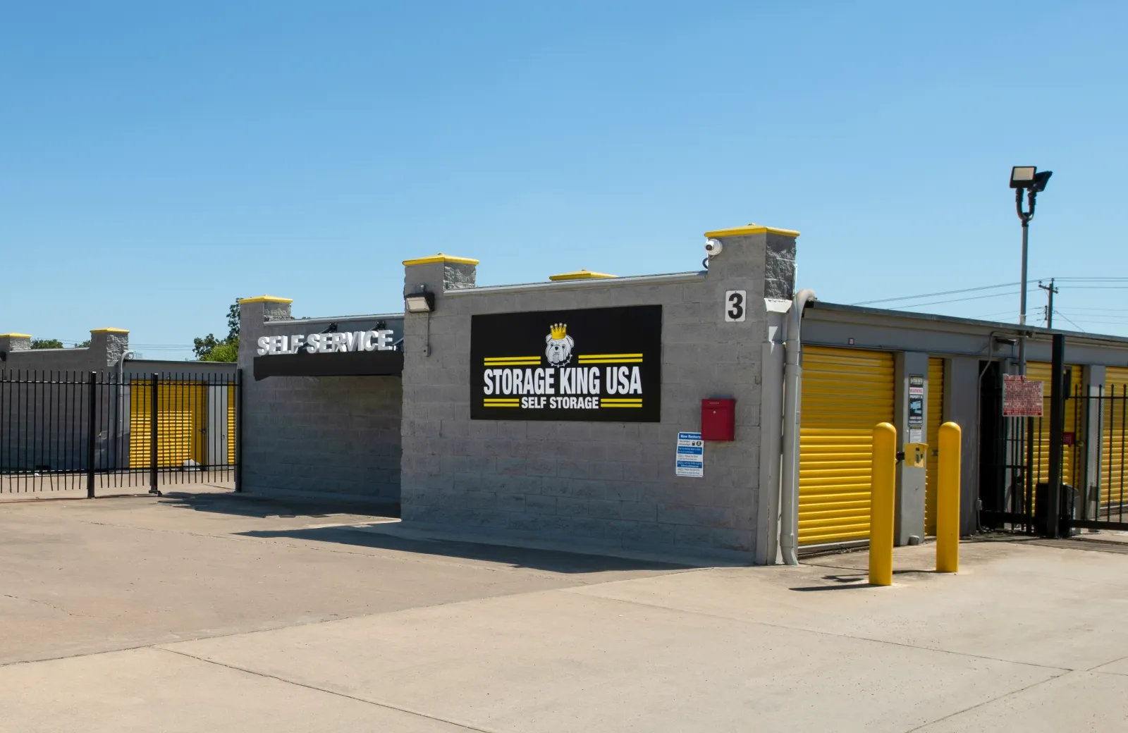 Self Storage Units in North Dallas, TX | Storage King USA